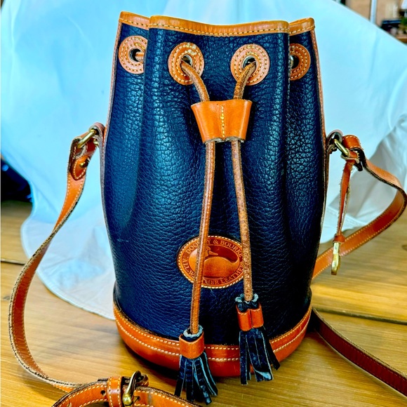 Dooney & Bourke | Bags | Vintage Dooney Bourke Drawstring Leather ...